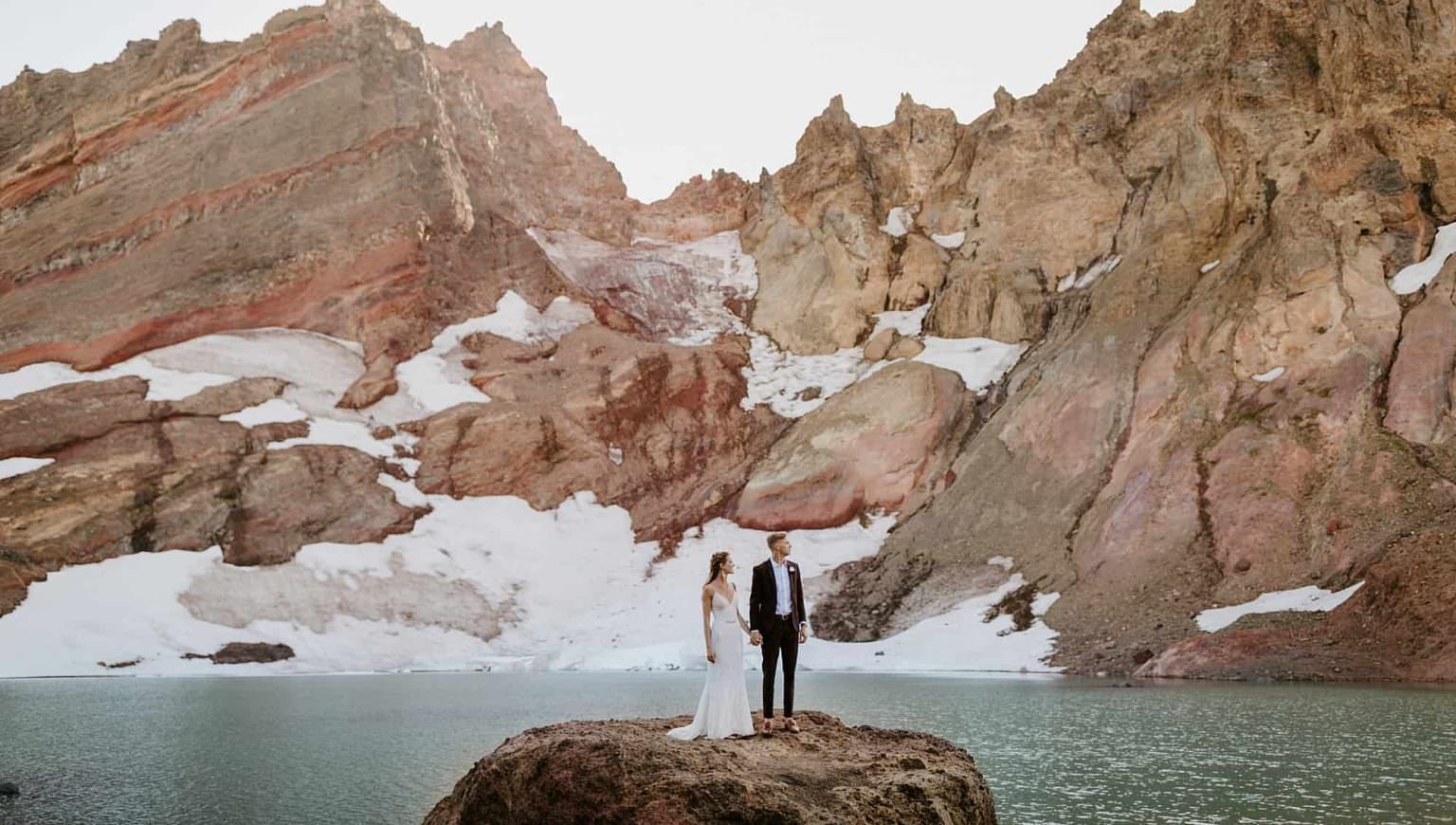 Sparks Lake Elopement | Bend, Oregon | Victoria Carlson Photography