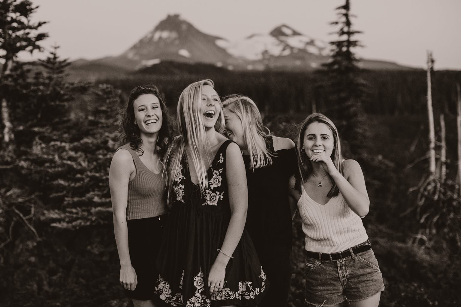 Bend Senior Portraits || Victoria Carlson Photography